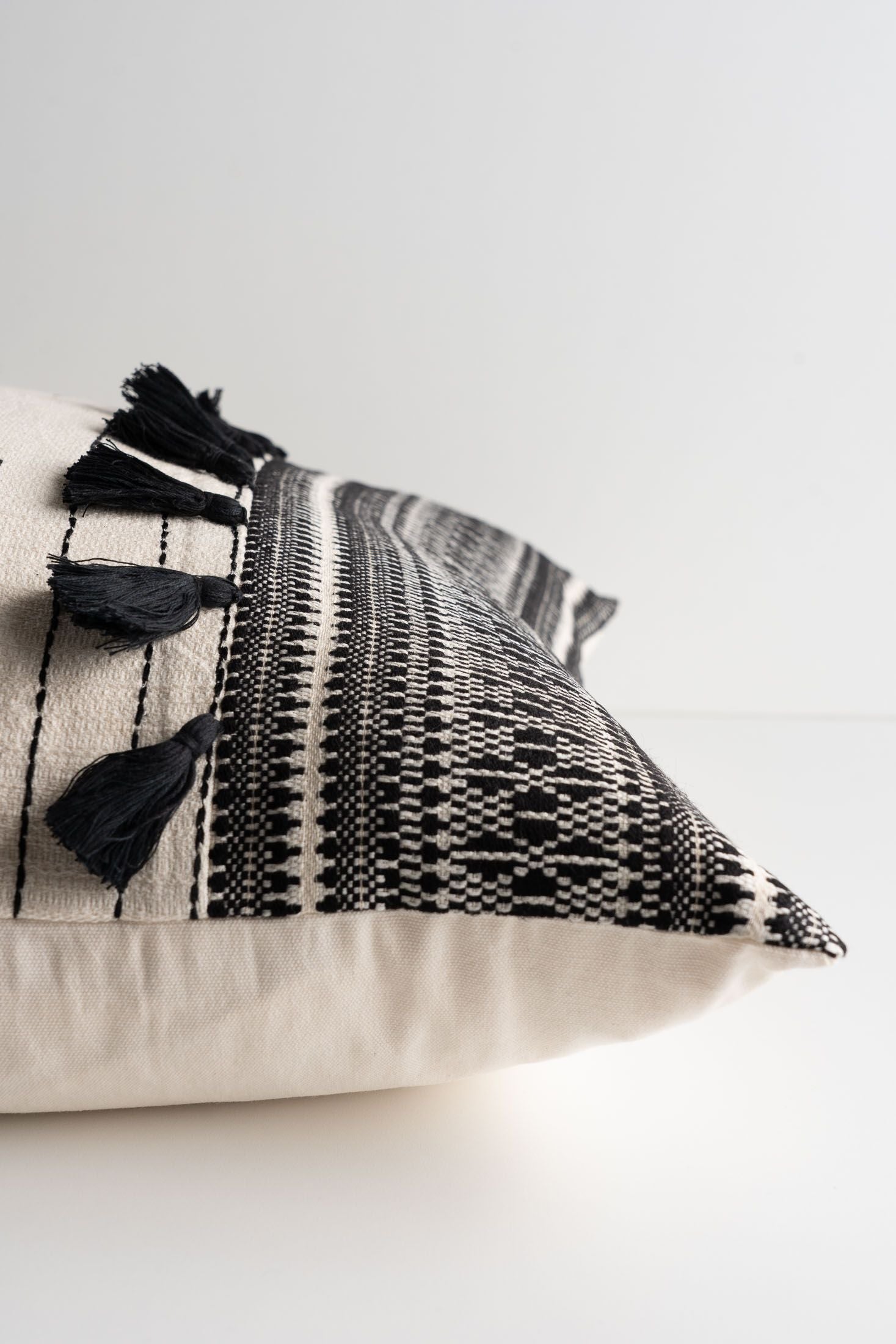 Mercado Pillow – Shoppe Refined